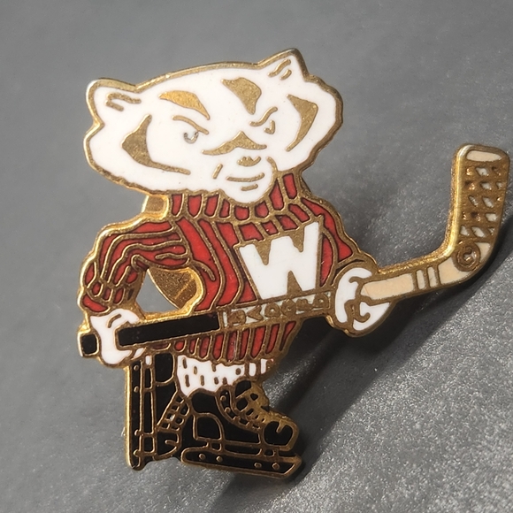 unbranded | Accessories | Wisconsin Bucky Badgers Lapel Pin Mens Ncaa ...